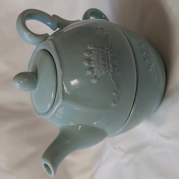 B | Dining | Sea Foam Stackable Tea For One Tea Set Royal Crown Pattern ...